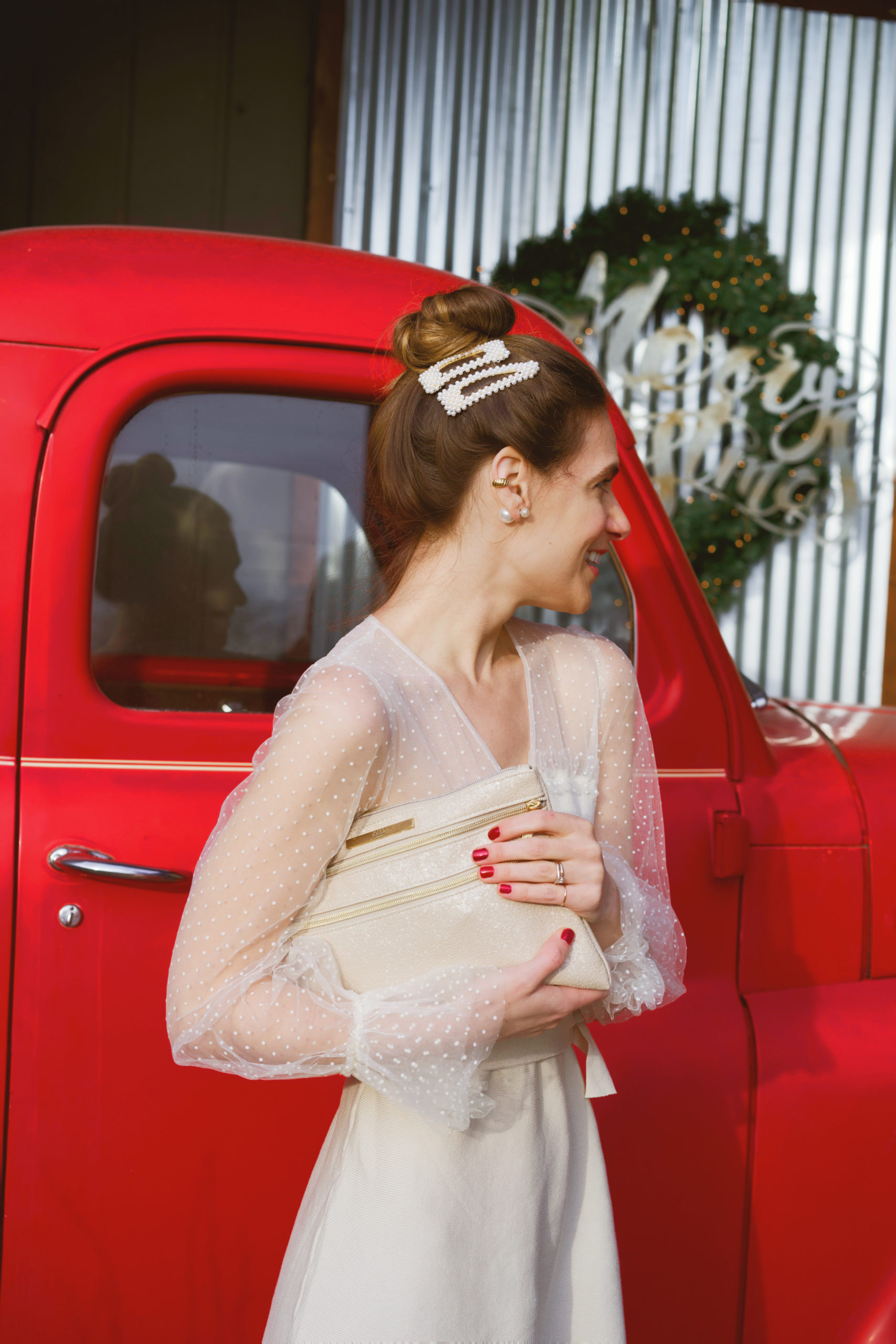 How To Style Hair Clips This Spring - Cassie Brady